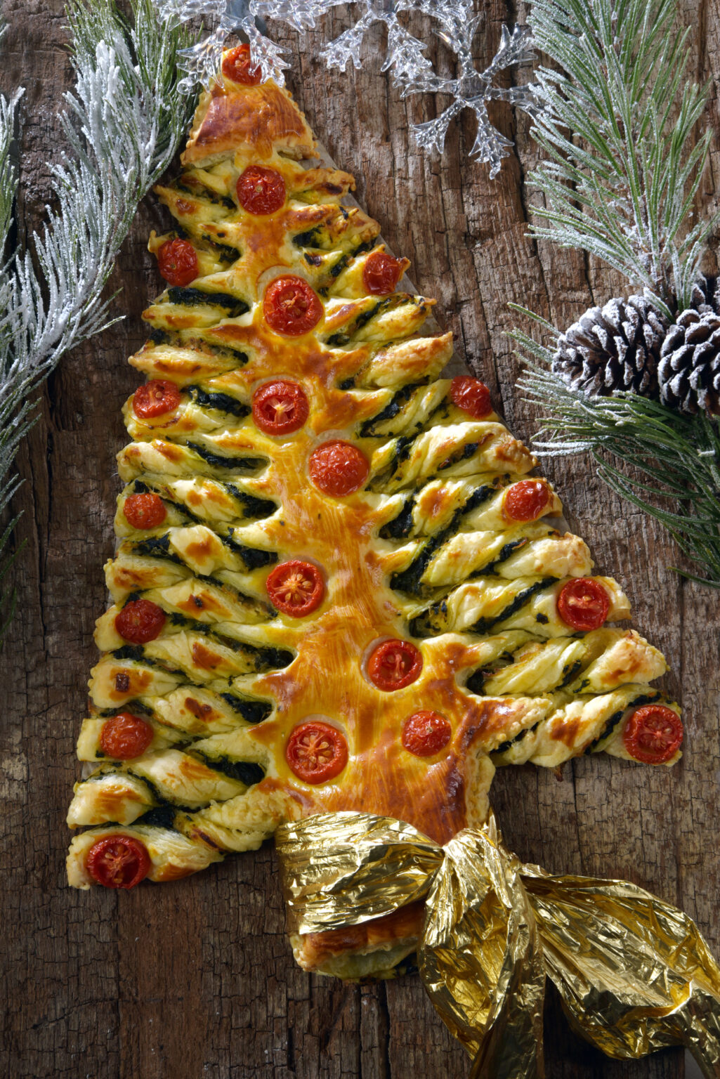 Christmas Tree Spinach Dip Breadsticks - Cocktails and Appetizers