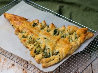 Christmas Tree Spinach Dip Breadsticks - Cocktails and Appetizers