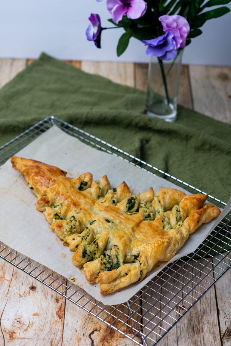 Christmas Tree Spinach Dip Breadsticks - Cocktails and Appetizers